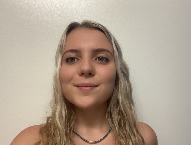 Elizabeth Halliday's Instagram, Twitter & Facebook on IDCrawl